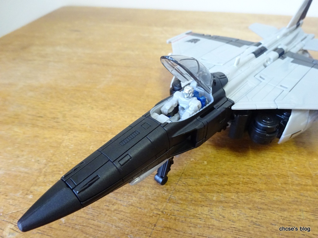 ChCse's blog: Toy Review: Transformers The Last Knight Nitro (Voyager)