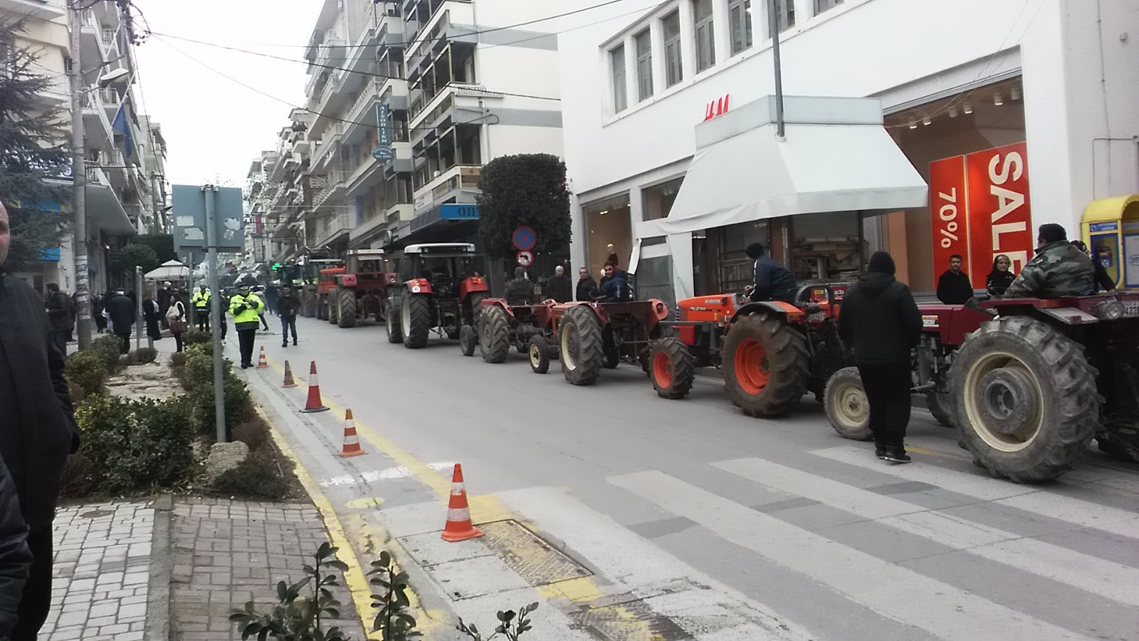 ΜΕΓΑΛΟ ΑΓΡΟΤΙΚΟ ΣΥΛΛΑΛΗΤΗΡΙΟ ΣΗΜΕΡΑ ΣΤΗΝ ΒΕΡΟΙΑ (VIDEOS PHOTOS) | TASTV ...