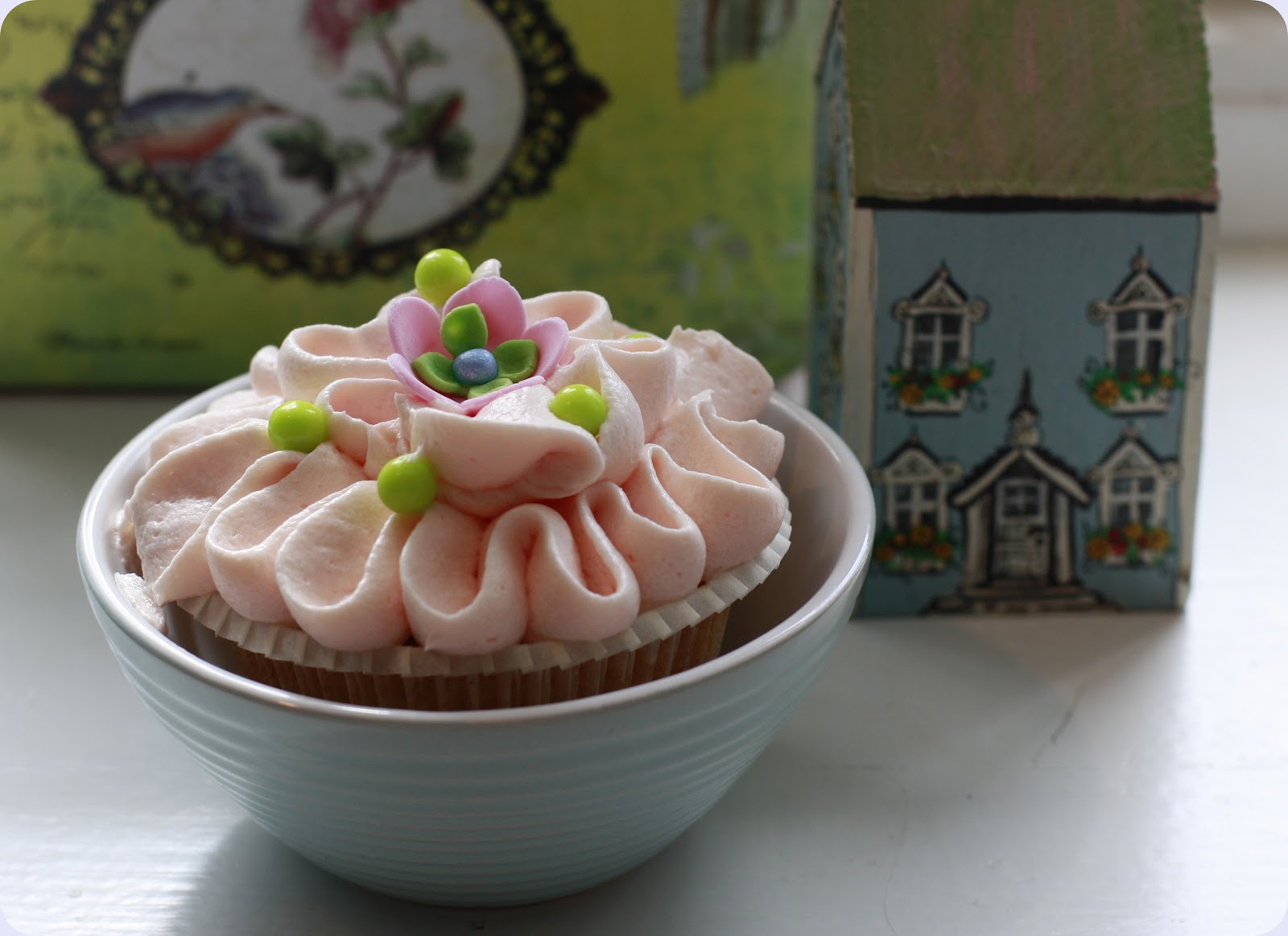 Pynting av cupcakes – Grys kjøkkenskriverier