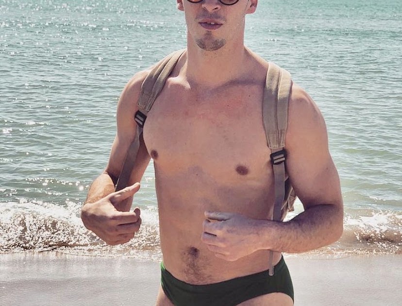 Speedo Musings: Backpackin' It to the Beach