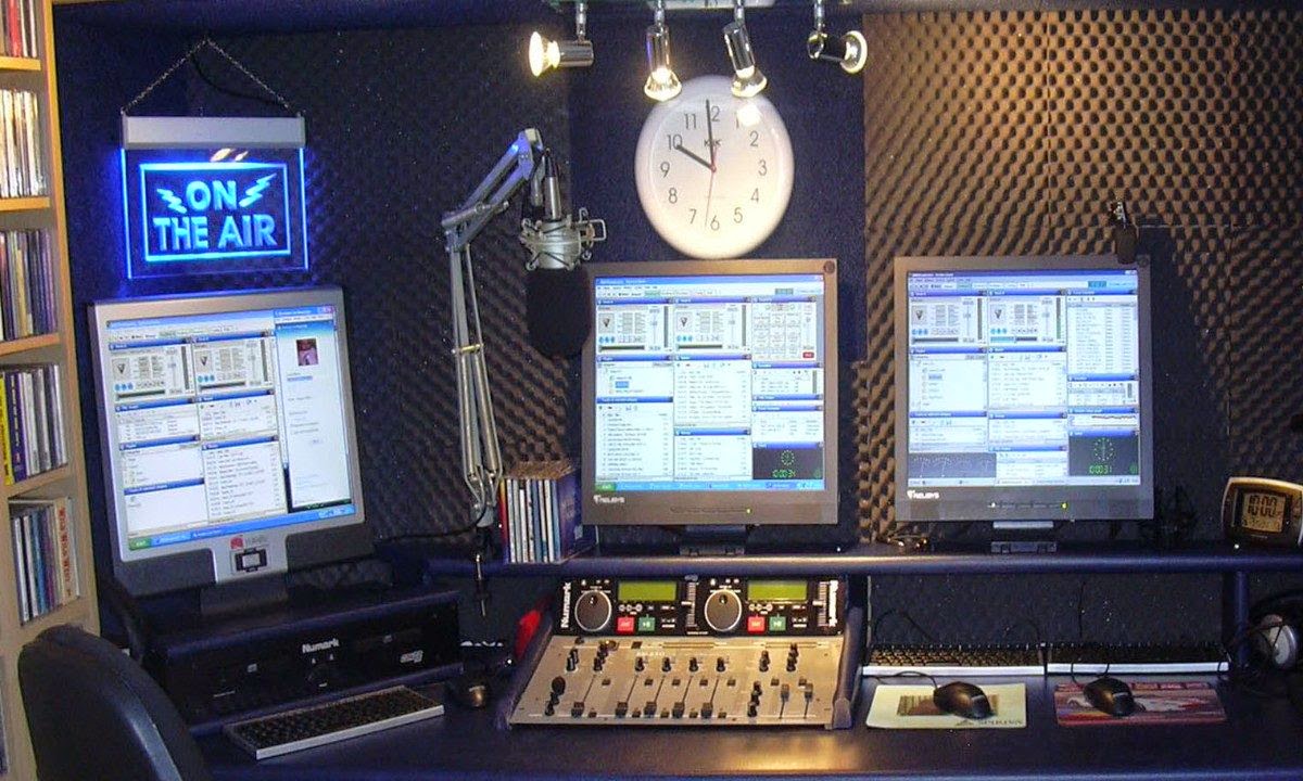 Rádio Web ou FM - Montagem de rádios e estúdios