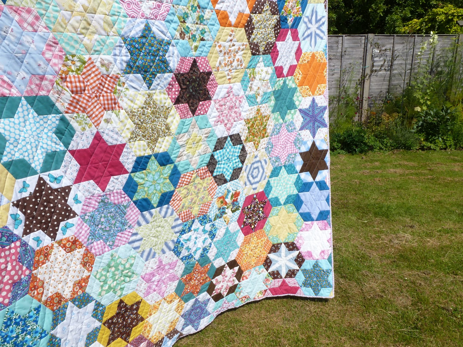 Quilt Story: AMAZING paper pieced quilt from Selfsewn life...