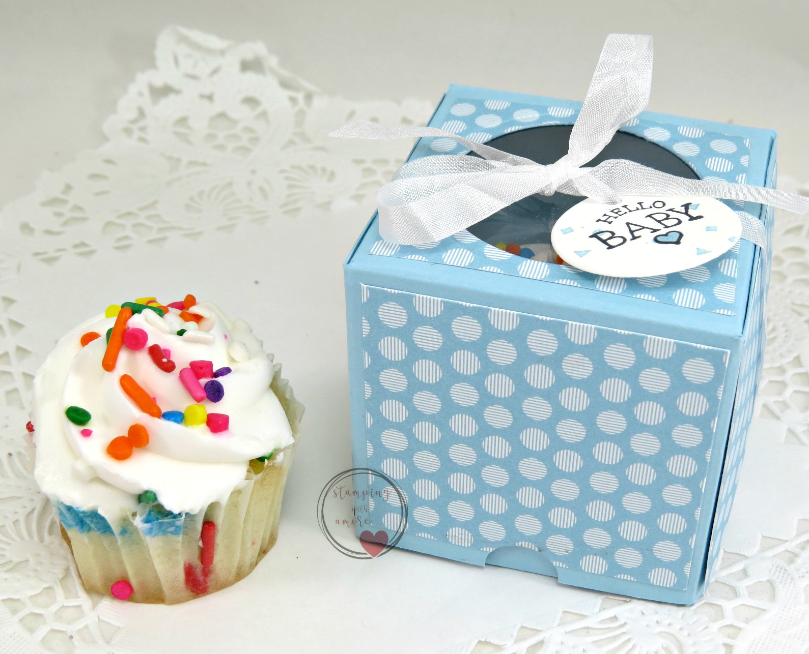Stampingwithamore: MINI CUPCAKE BOX TUTORIAL