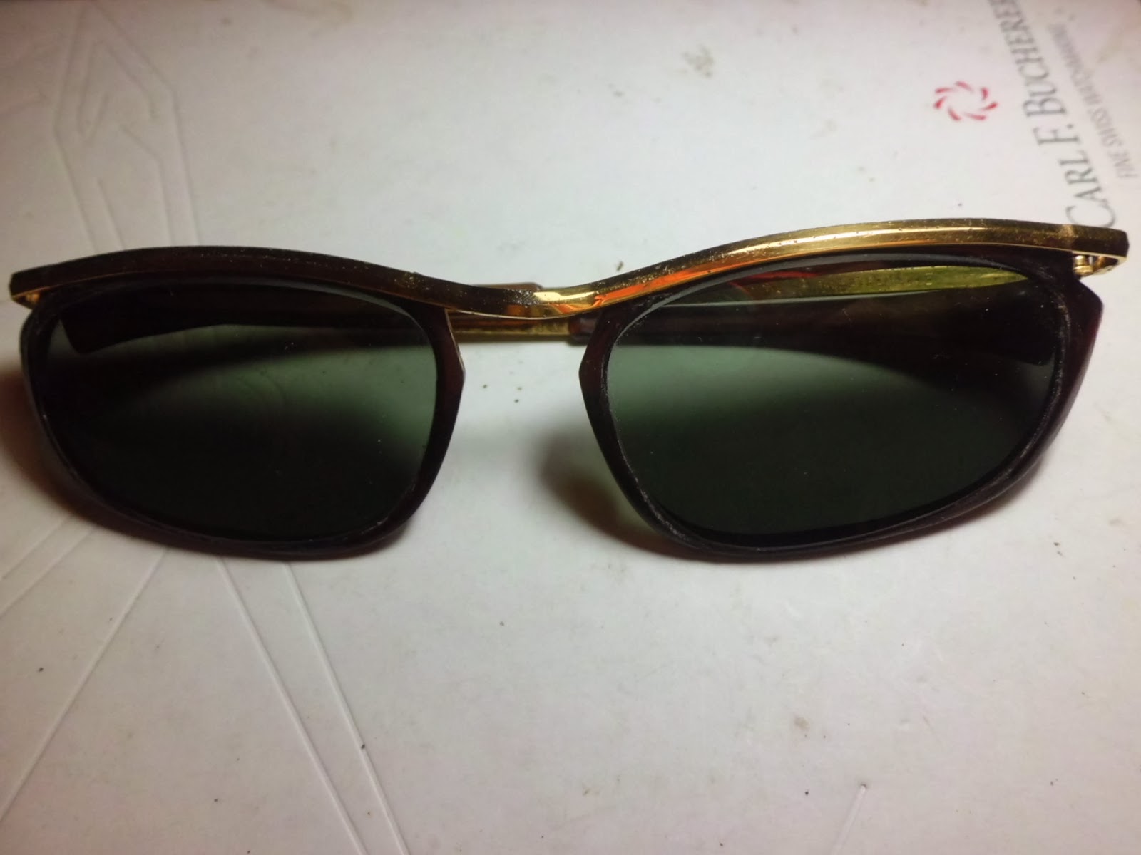 KOLEKSI ANTIK: KACAMATA SUNGLASSES ORIGINAL RAYBAN N BRANDED