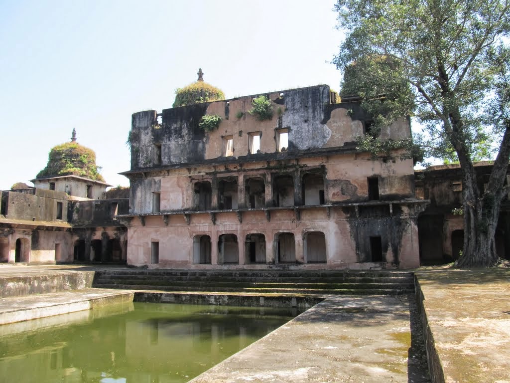 Mandla Ramnagar moti mahal (m.p.) india pics | मंडला रामनगर मोती महल