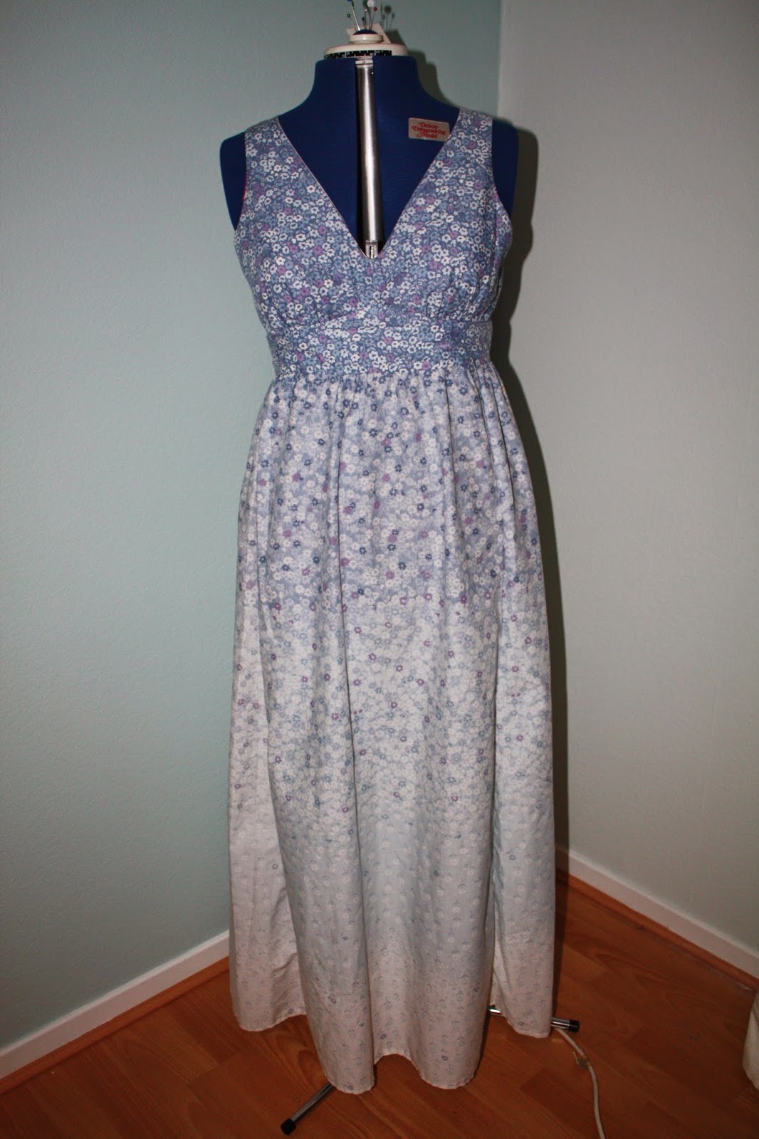 Little Sewing Corner: Simplicity 2638 Maxi Dress