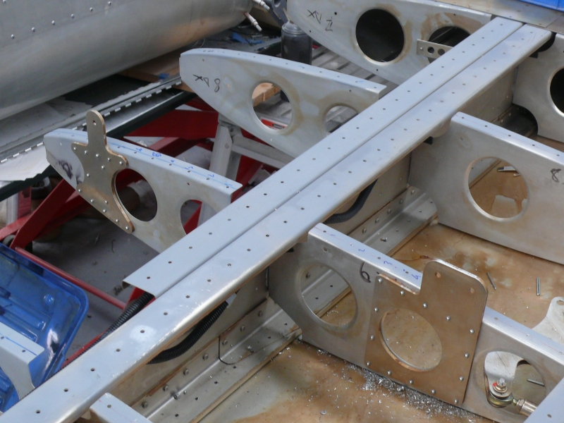 Flying Legend Tucano-R at Rylstone: Wing Hardpoints