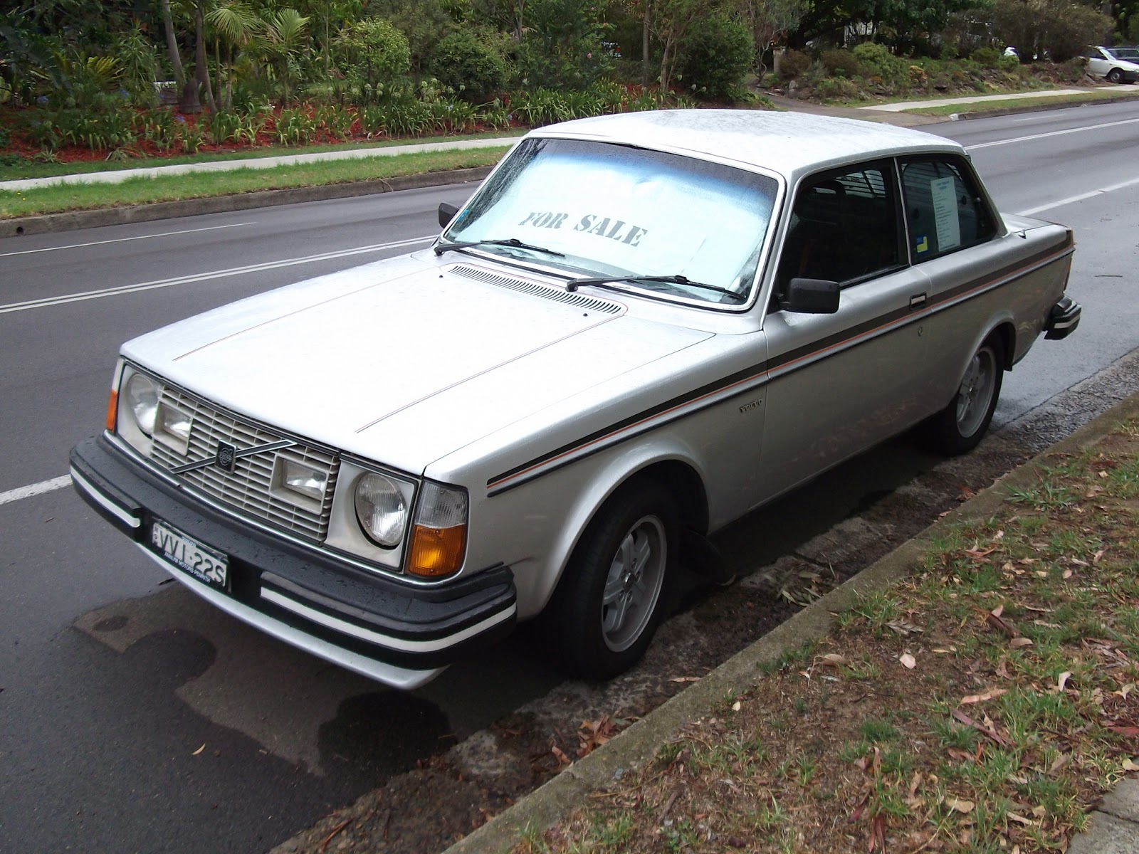 Aussie Old Parked Cars: 1980 Volvo 242GT