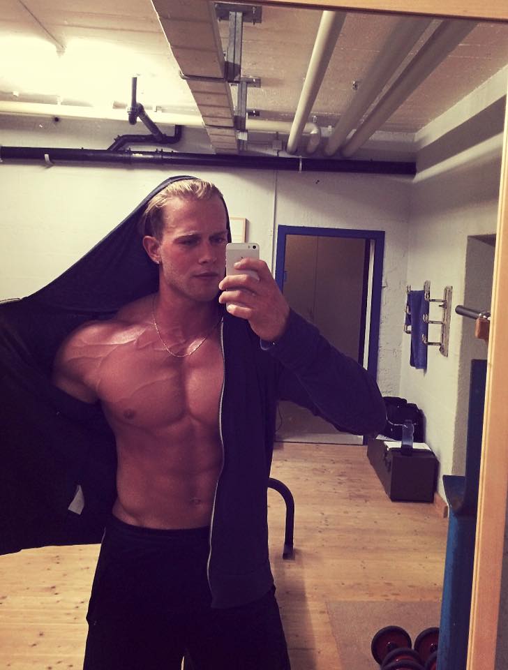 the beauty of male muscle: Lars