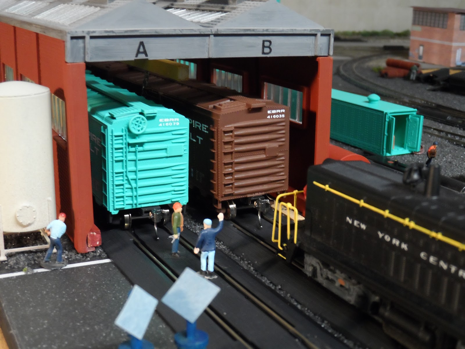 New York Central Train Layout: Another Joint APRR / NYCTL Paint Project