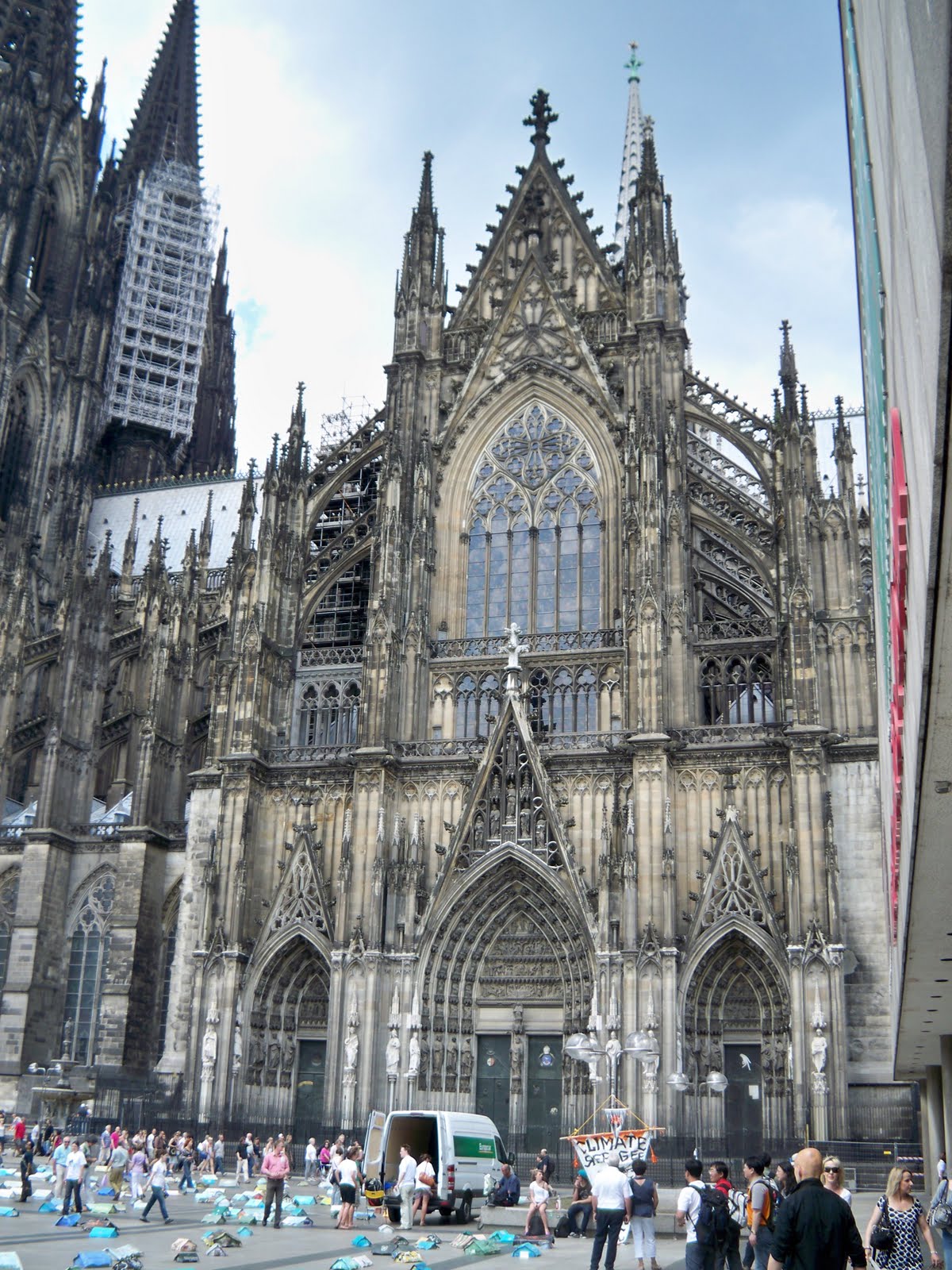 Goofy in Germany: Kohn (Cologne) Germany 6-2011