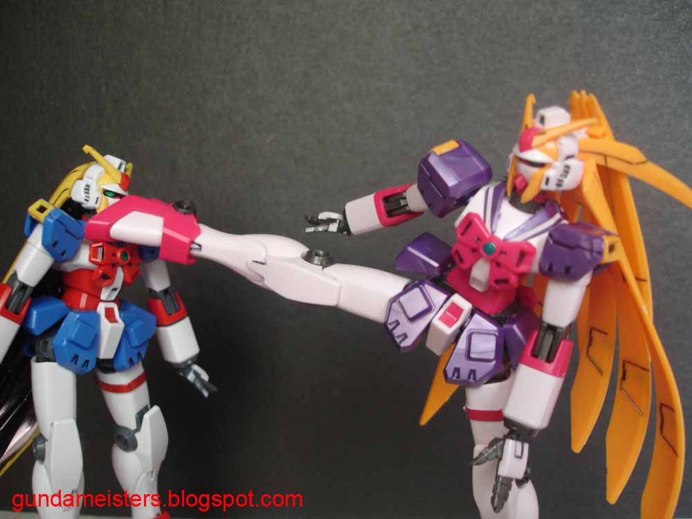 Gundam Meisters: Gunpla Comparison: Gundam Nobell vs. Nobell (Berserk Mode)