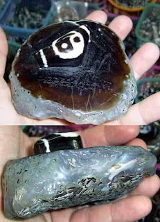 Crystals and Gemstones: Tibetan Dzi Stone Beads- Meaning and Origin