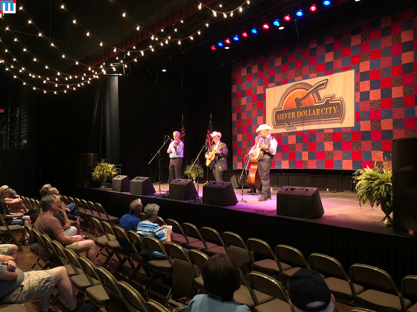 MidwestInfoGuide: Bluegrass & BBQ (SDC)