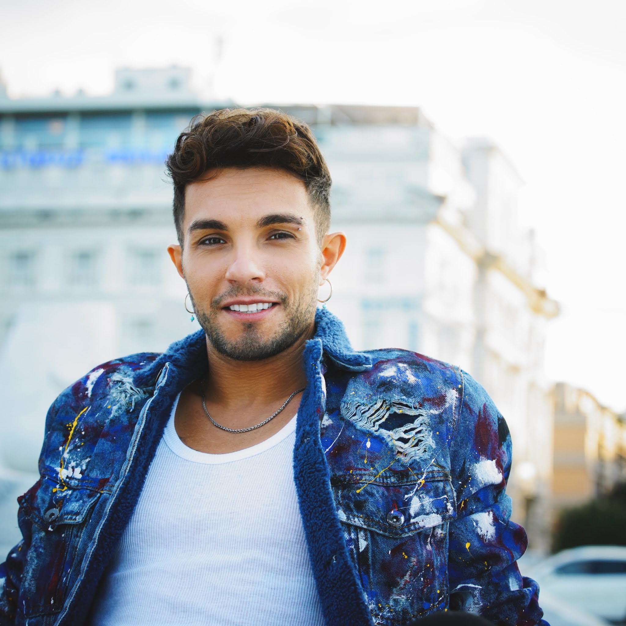 Marco Carta ritorna alla musica con il brano “Domeniche da Ikea”