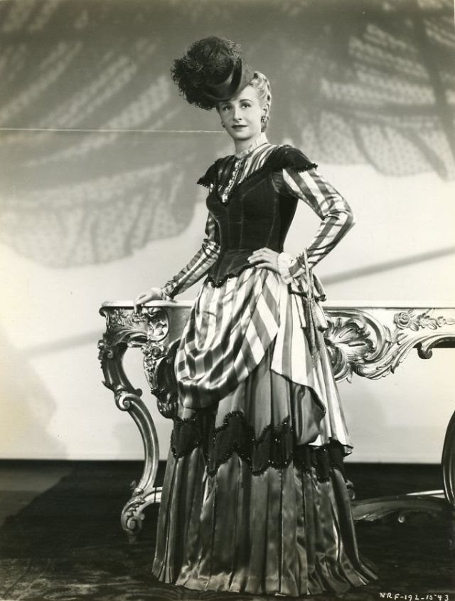 Beautiful Photos of Czech Figure Skater and Actress Vera Ralston in the ...