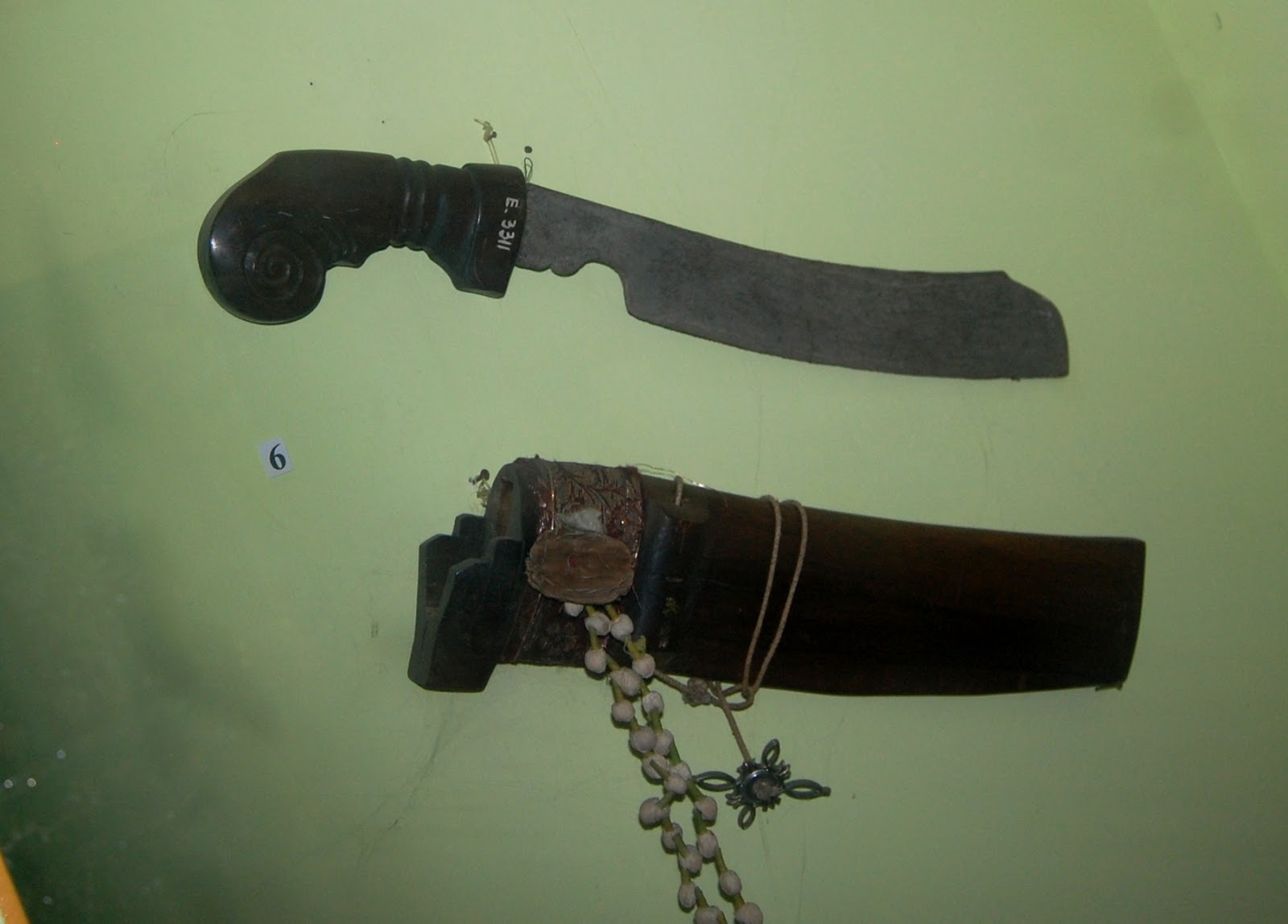 SENJATA TRADISIONAL DARI DAERAH-DAERAH DI SELURUH INDONESIA | SENI ...