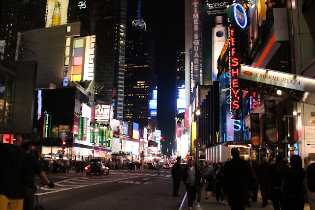 Genickstarre NYC: Was kostet ein Stueck Times Square