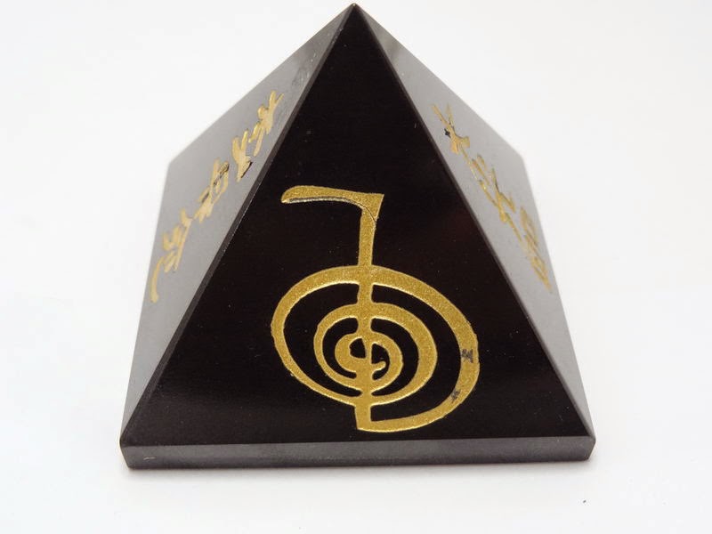 Crystals and Gemstones: Pyramid- How it Works and Uses