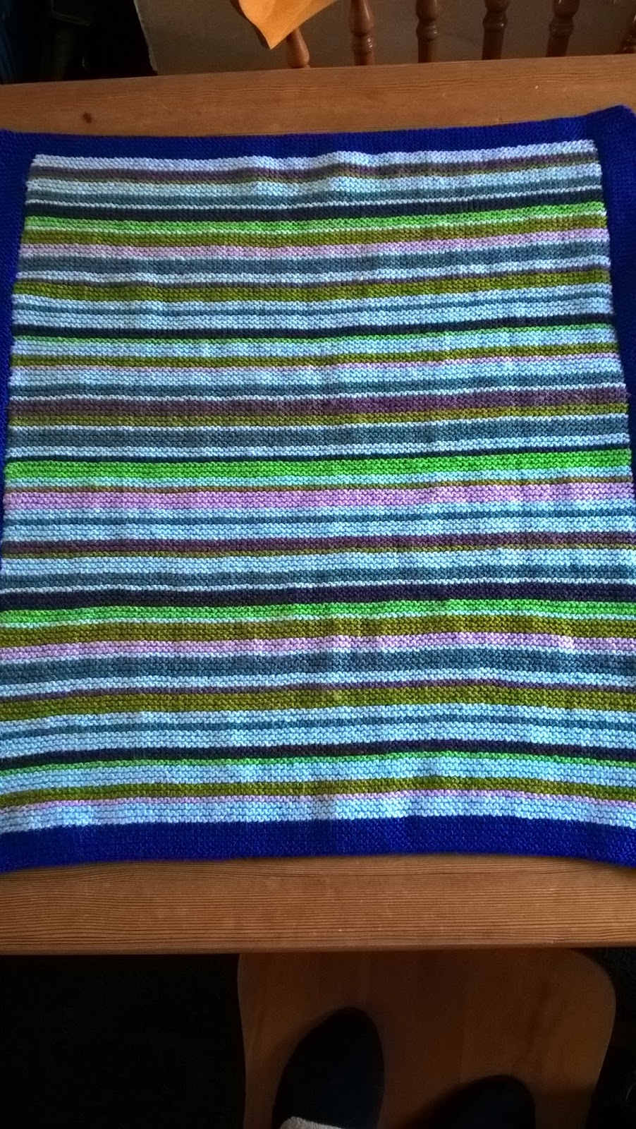 The Frugal Knit-Wit: What's the Knit-Wit Knitting?