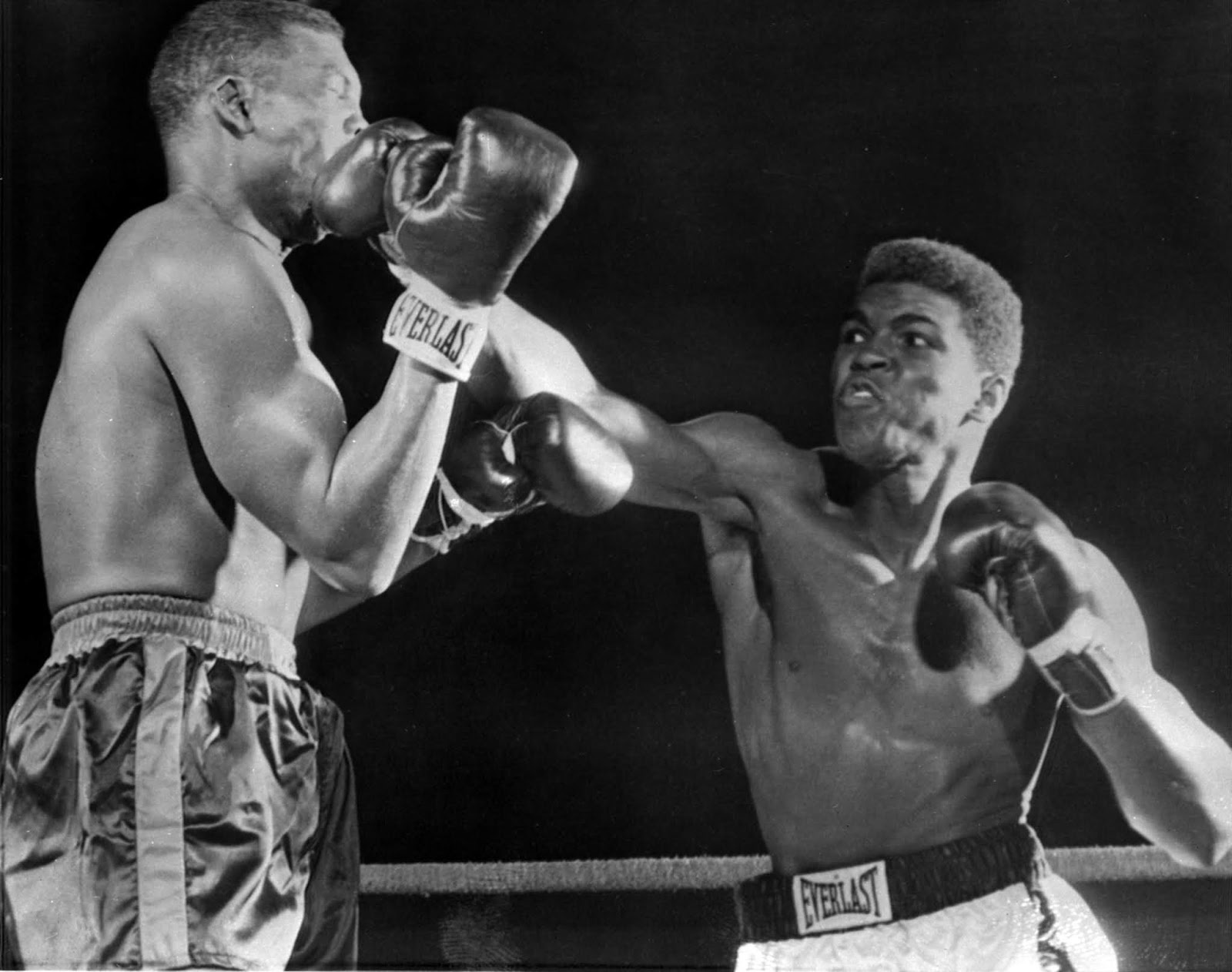 World a 2 z pics: Boxer Muhammad Ali died on June 3, 2016, in Phoenix ...