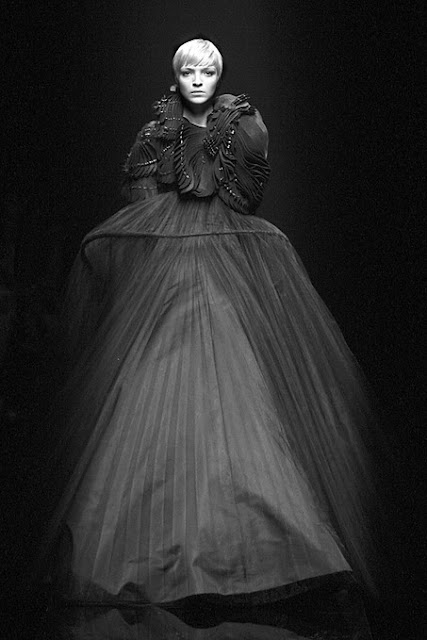 STYLE FACTS: GLAMOUR OF THE DARK, Gothic in fashion: Marc T.