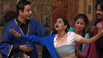 Plunging Necklines: Review: Piya Behrupiya