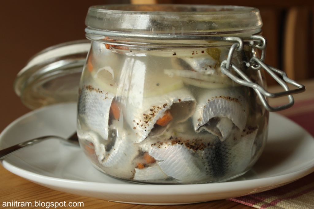 TEGEMISI-TOIMETUSI: Räimerullid purki!