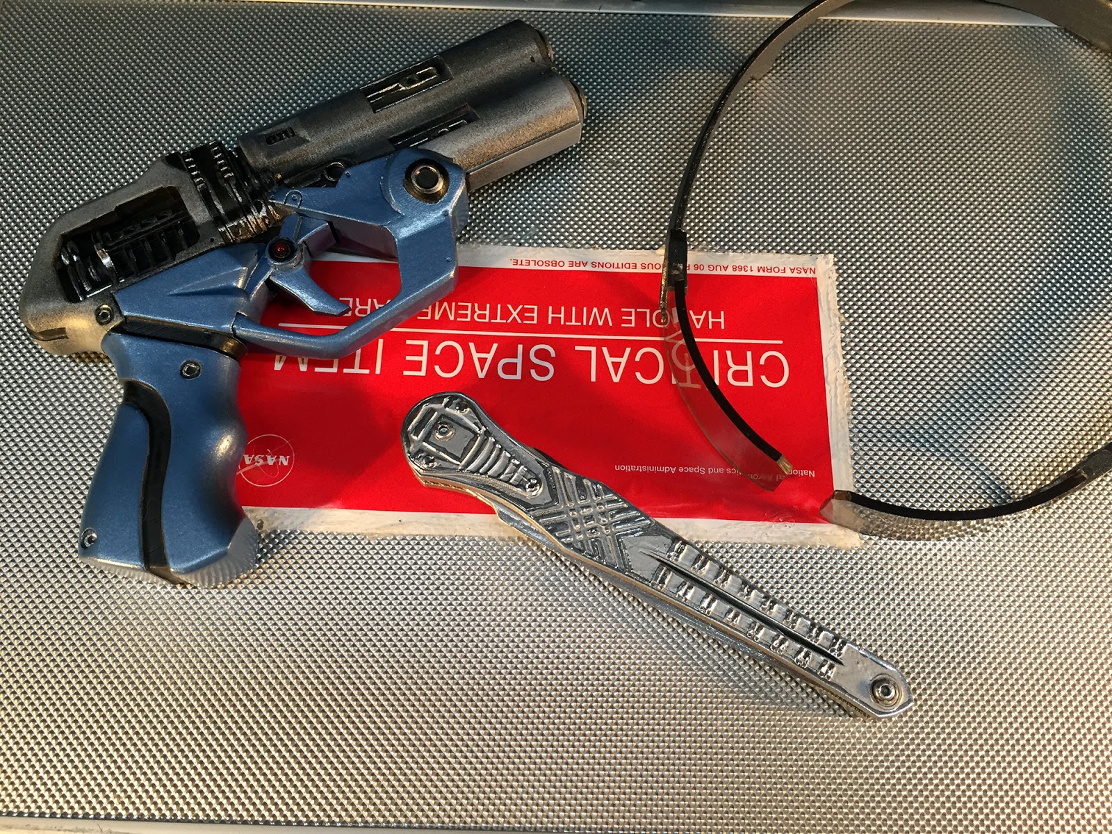 Luv's Switchblade