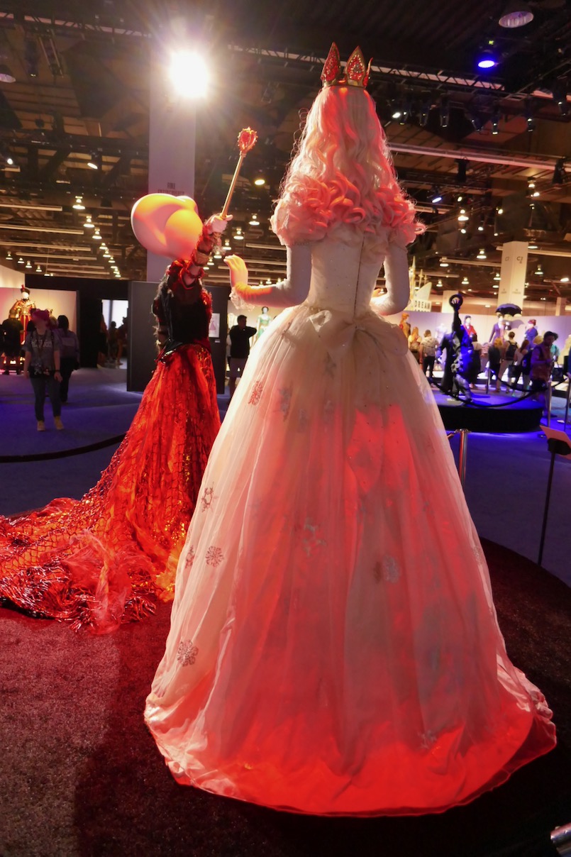 Hollywood Movie Costumes and Props: August 2020 Original film costumes ...