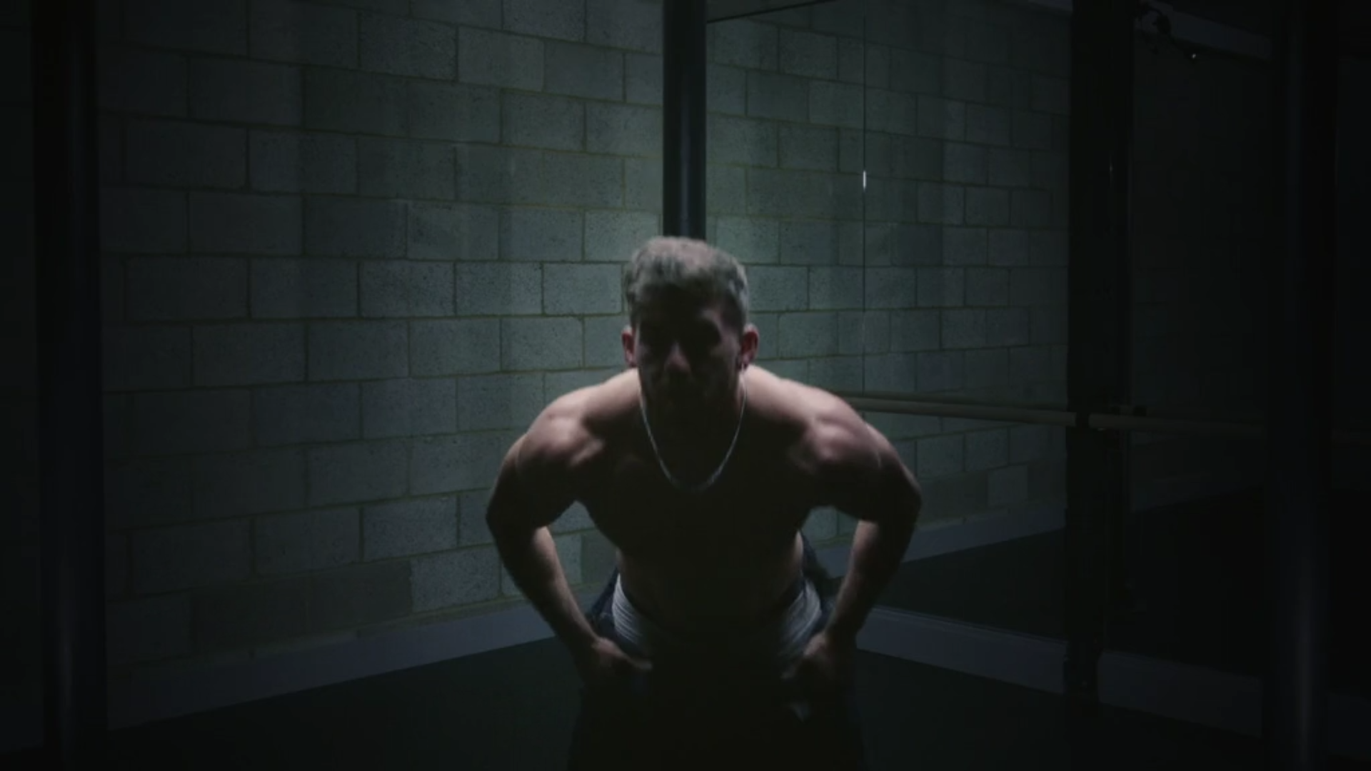 Zac Smith shirtless on 'The Bridge' - S01E01