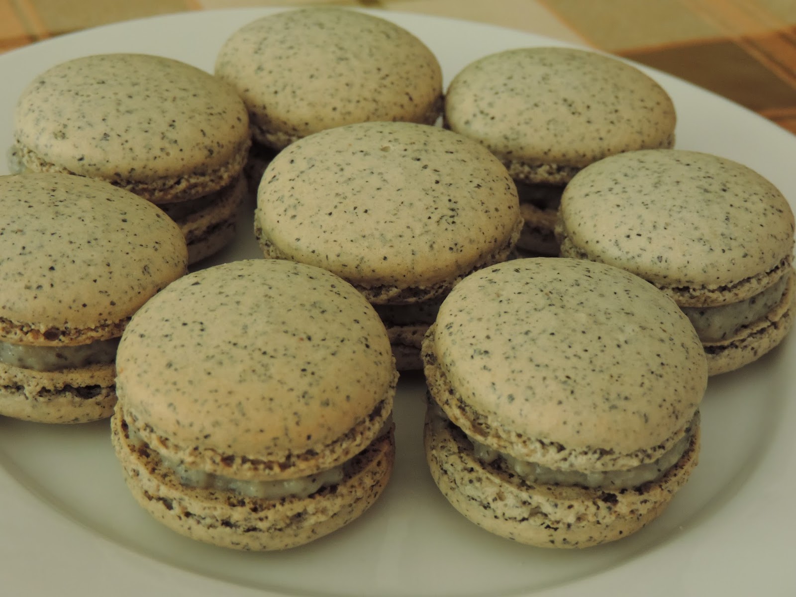 K Food Blog: Black Sesame Macaron with Black Sesame Creme Pastissiere