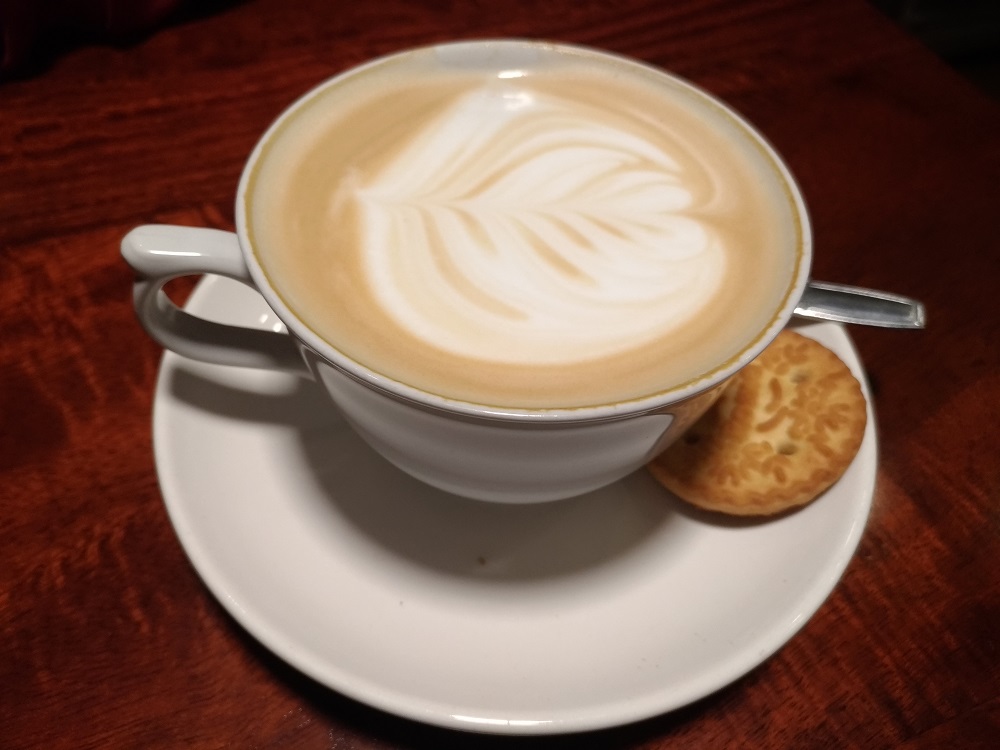 √ Asyiknya Malam Mingguan di Gedogan Coffee House Braga Bandung - Perlu ...