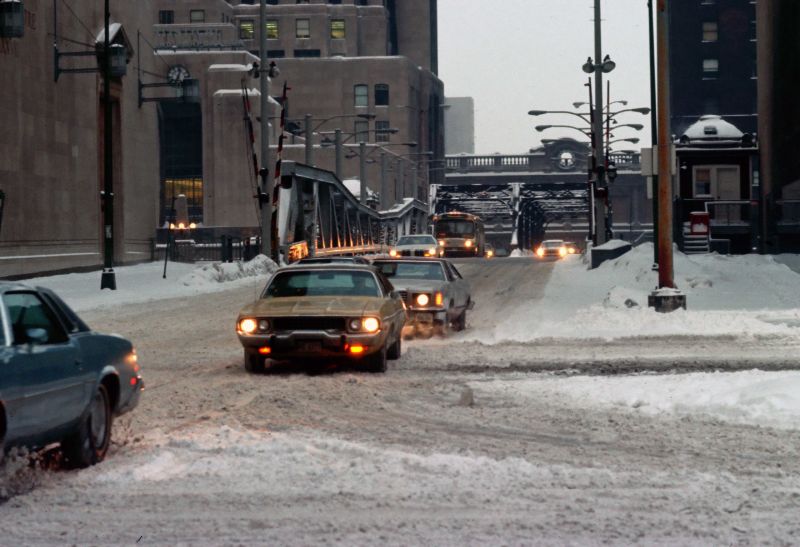 24 Amazing Color Photos Capture Chicago's Street Scenes During the ...