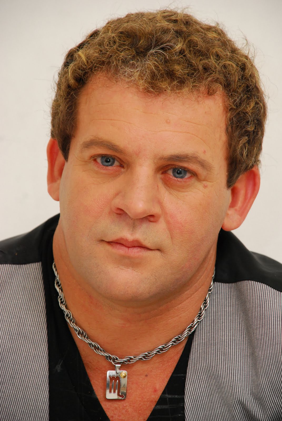 MILTON REIS - CANTOR E COMPOSITOR