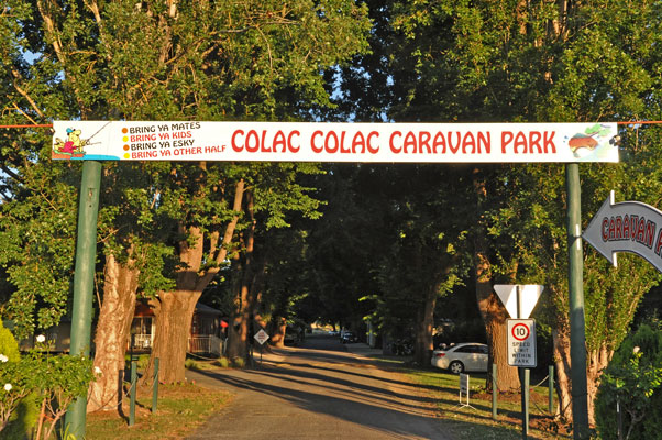 a bit of everything: Colac Colac Caravan Park at Corryong!