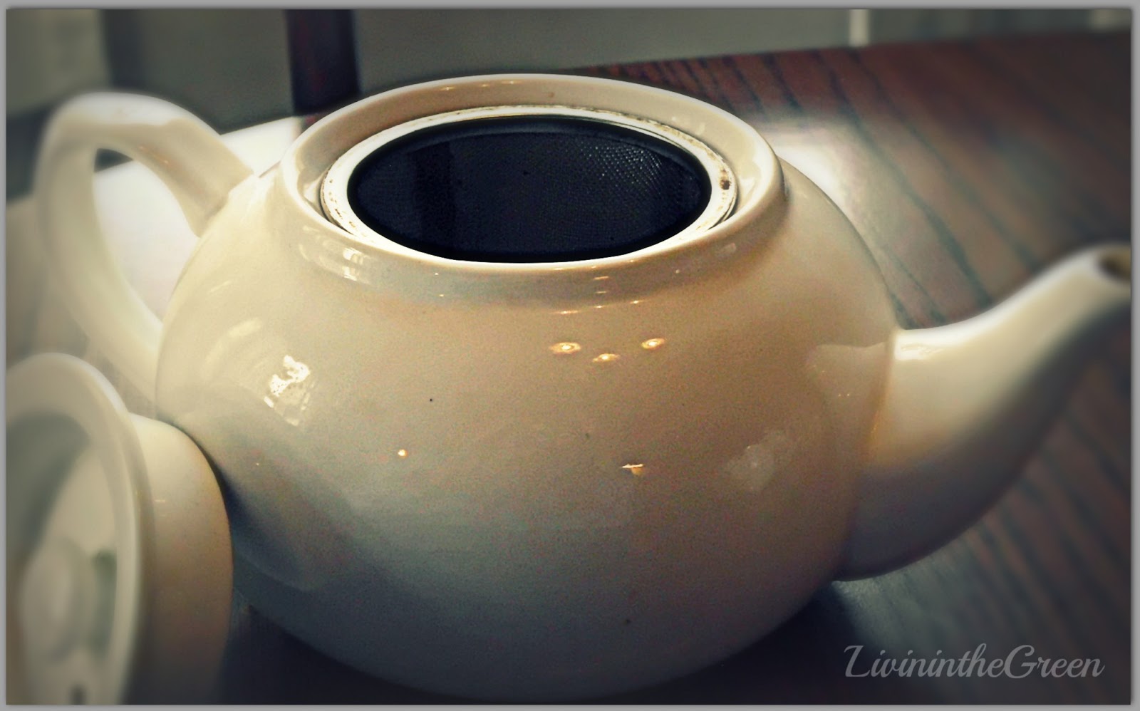 Livin' In The Green: How to Choose the Perfect Teapot