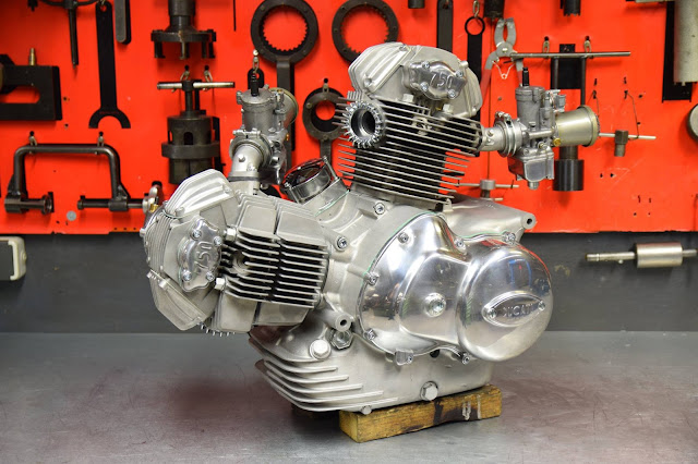 Racing Cafè: Engines - Ducati 750 Sport 1974