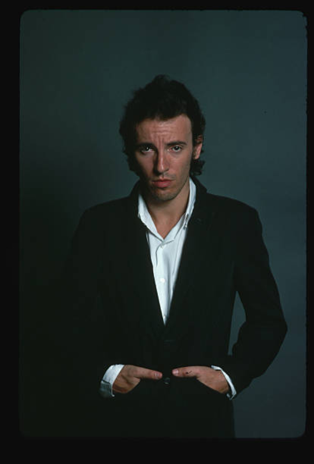 30 Studio Portraits of Bruce Springsteen Taken by Lynn Goldsmith in ...