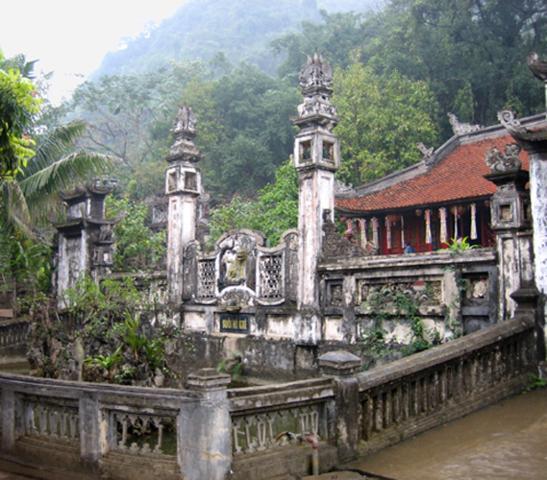Perfume Pagoda - Hanoi Vietnam Travel - The tourist attractions in Hanoi