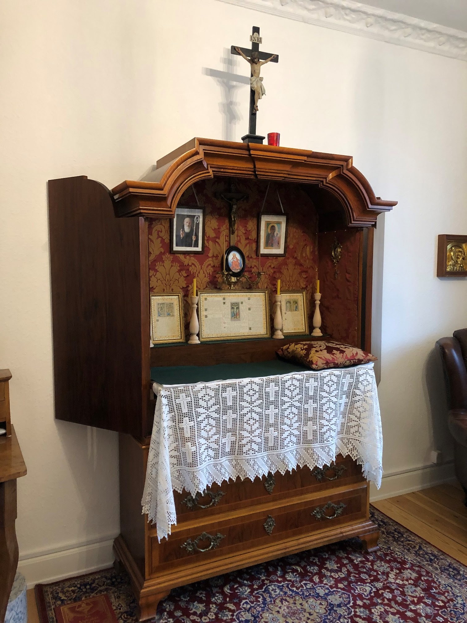New Liturgical Movement: Photopost: House Chapels, Oratories and Prayer ...