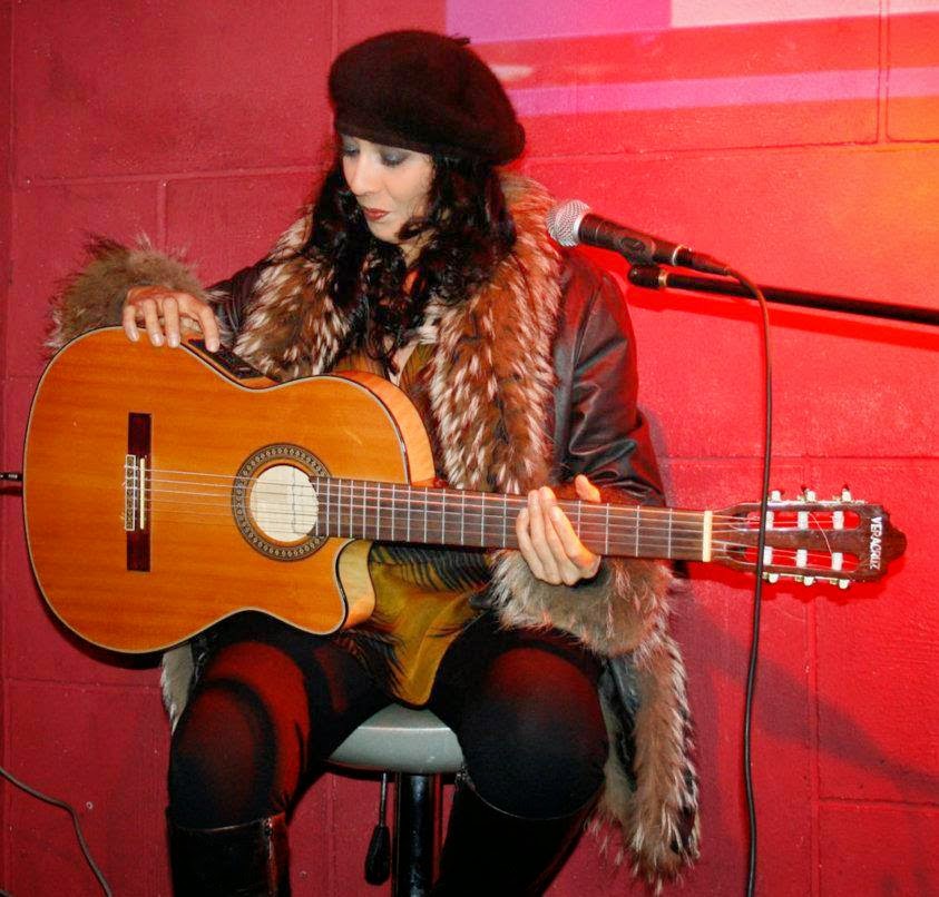 Angela Muro Blog: Angela Muro actuación en EL PUNTARRÓN de Monachil ...