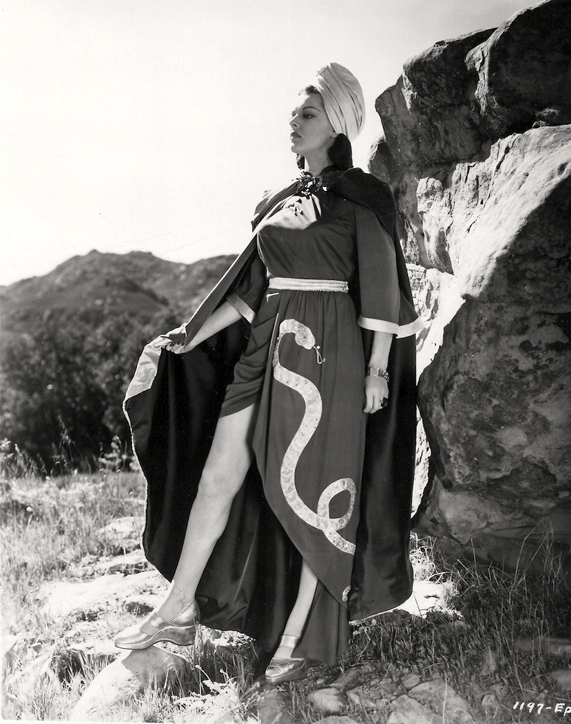 A drifting cowboy: Best Chatsworth Movies -- Perils of Nyoka (1942)