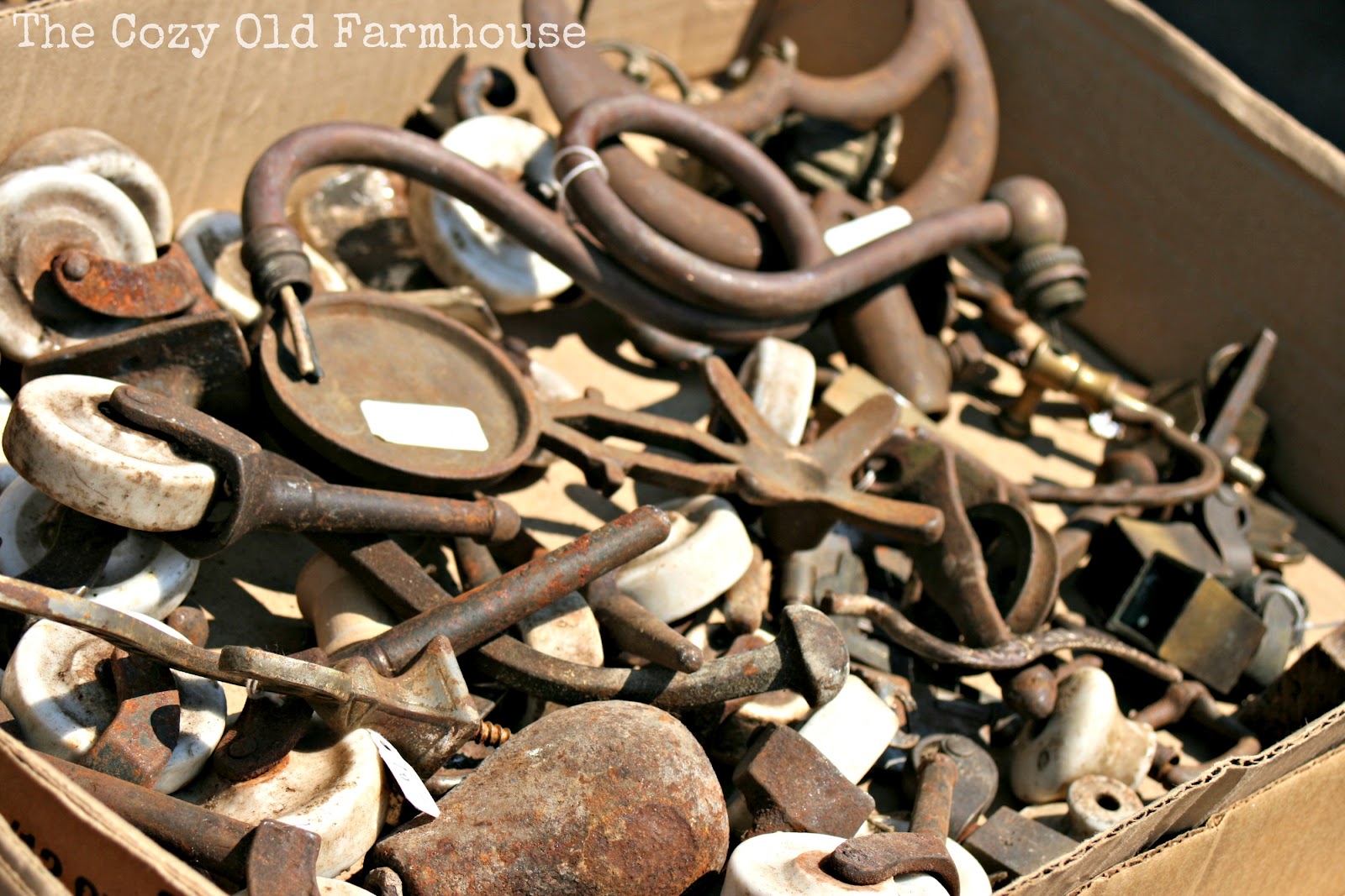 The Cozy Old "Farmhouse": Springfield Flea Market & Vintage Junk ...