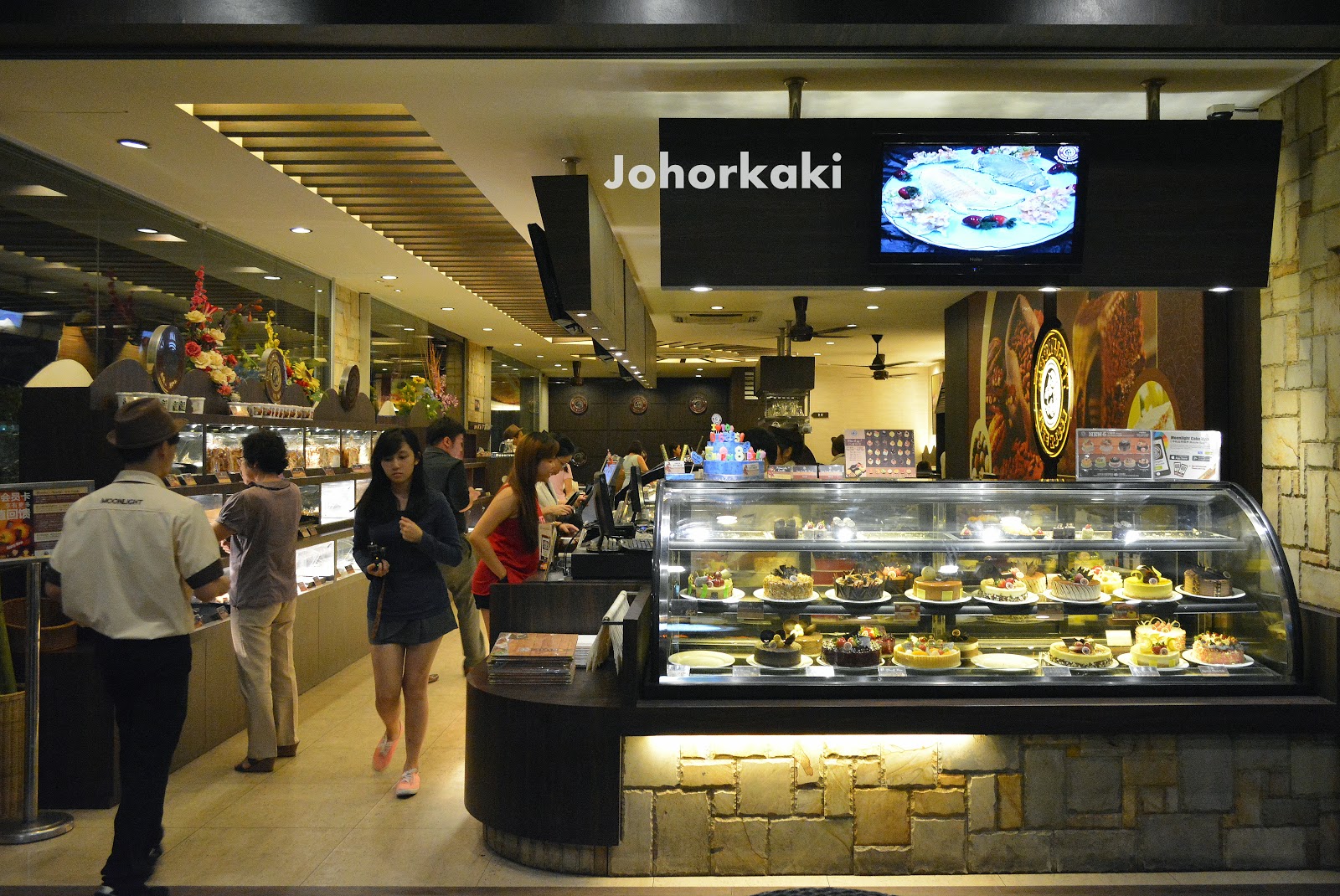 Moonlight Cake House in Johor Bahru is More than Good Cakes |Tony Johor ...