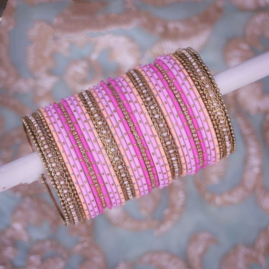 Multi color bangles sets