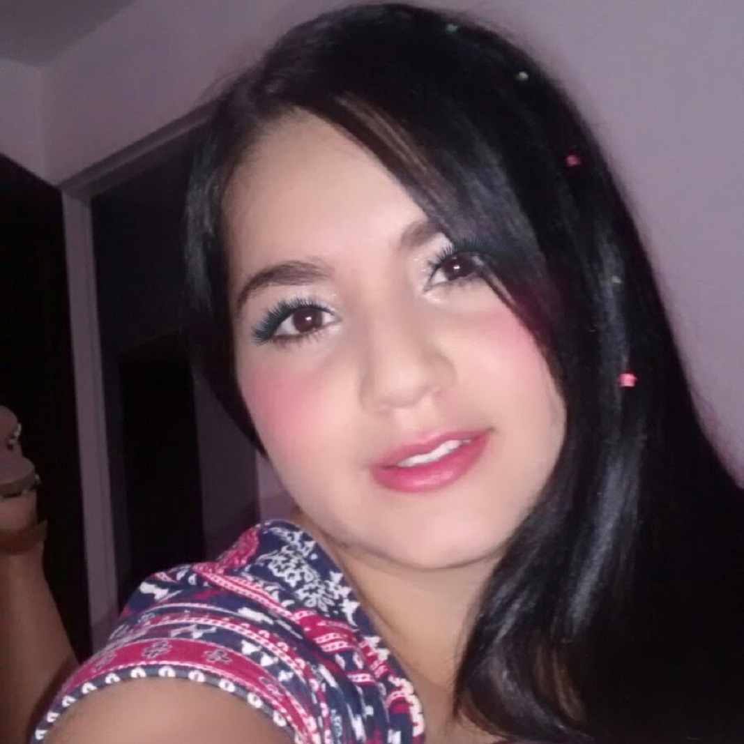 YACKEE ALVAREZ DESNUDA