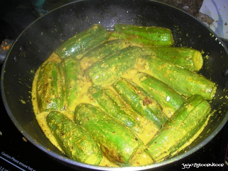 Jayati's Food Journey - Enjoy!!!: Jhinge Sorshe ( Ridge Gourd in ...