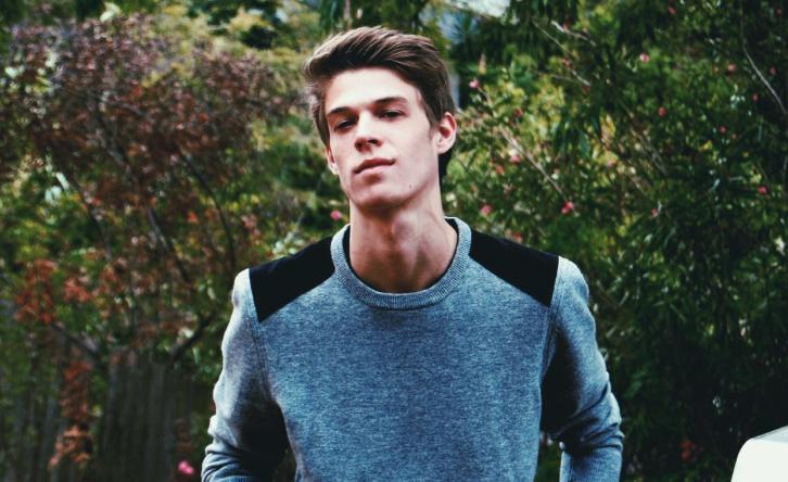 Colin Ford 2022 Girlfriend