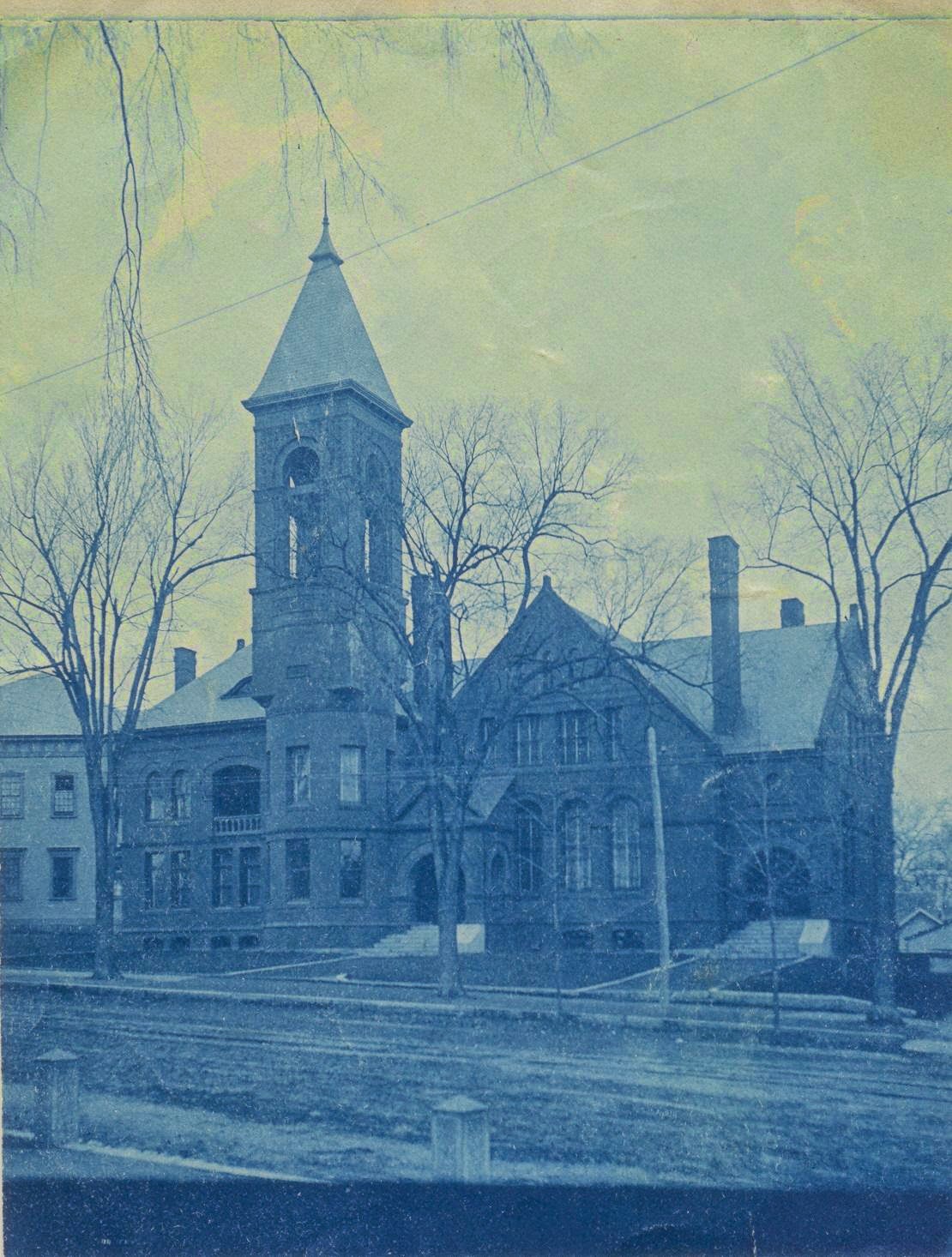 Exeter History Minute -- The Old County Courthouse